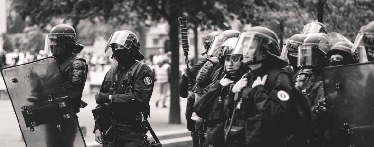 Nasse ou nassage : qu'est-ce que c'est ? (maintien de l'ordre)